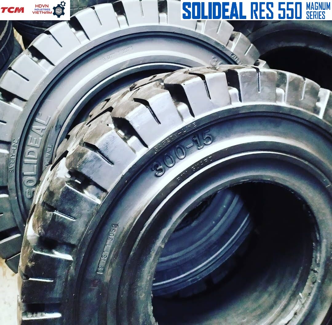 lop-xe-nang-Solideal-Michelin-Camso